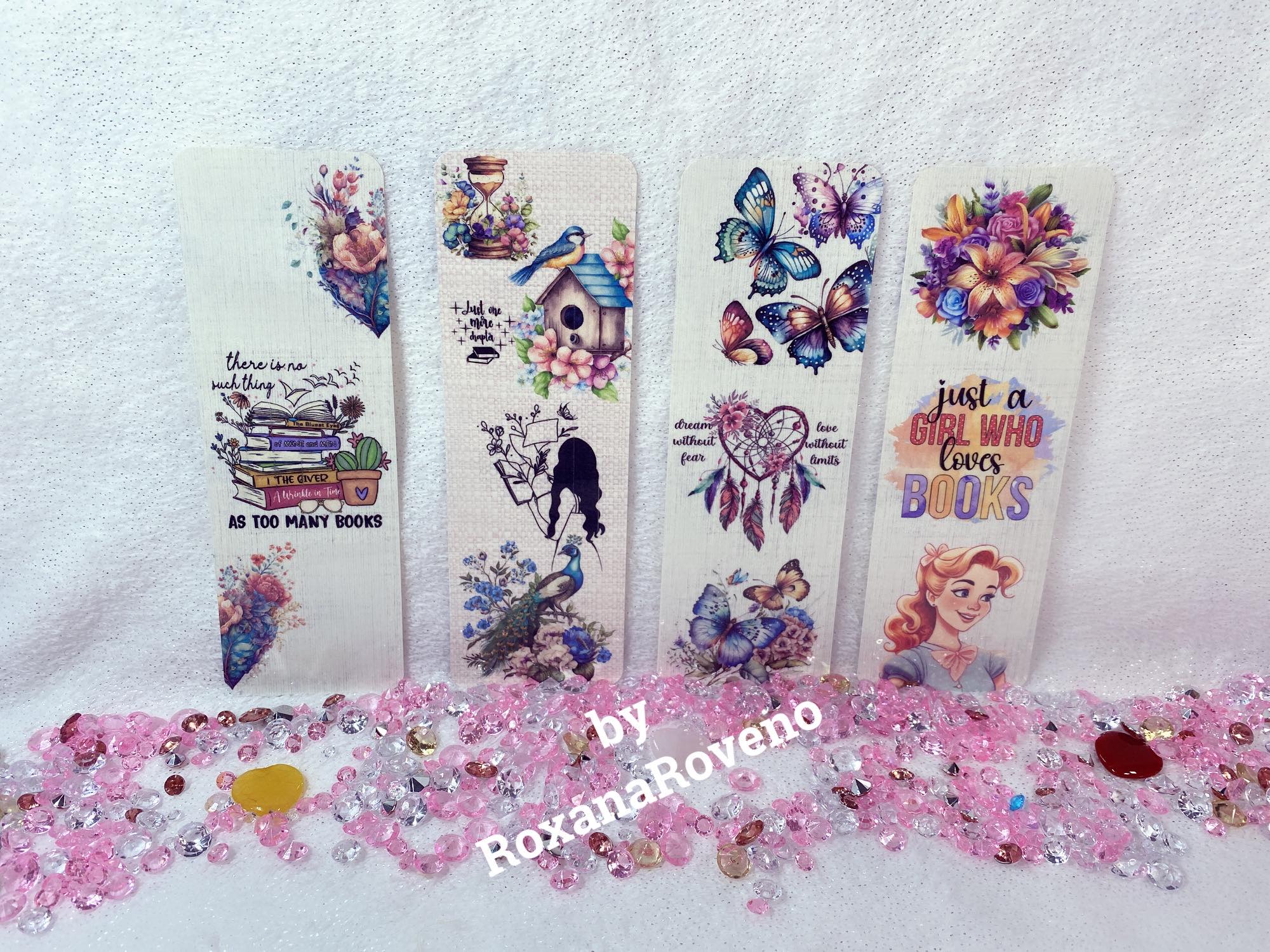 Just a Girl who Loves Books, 4 pieces Laminated Paper Bookmarks Set ...